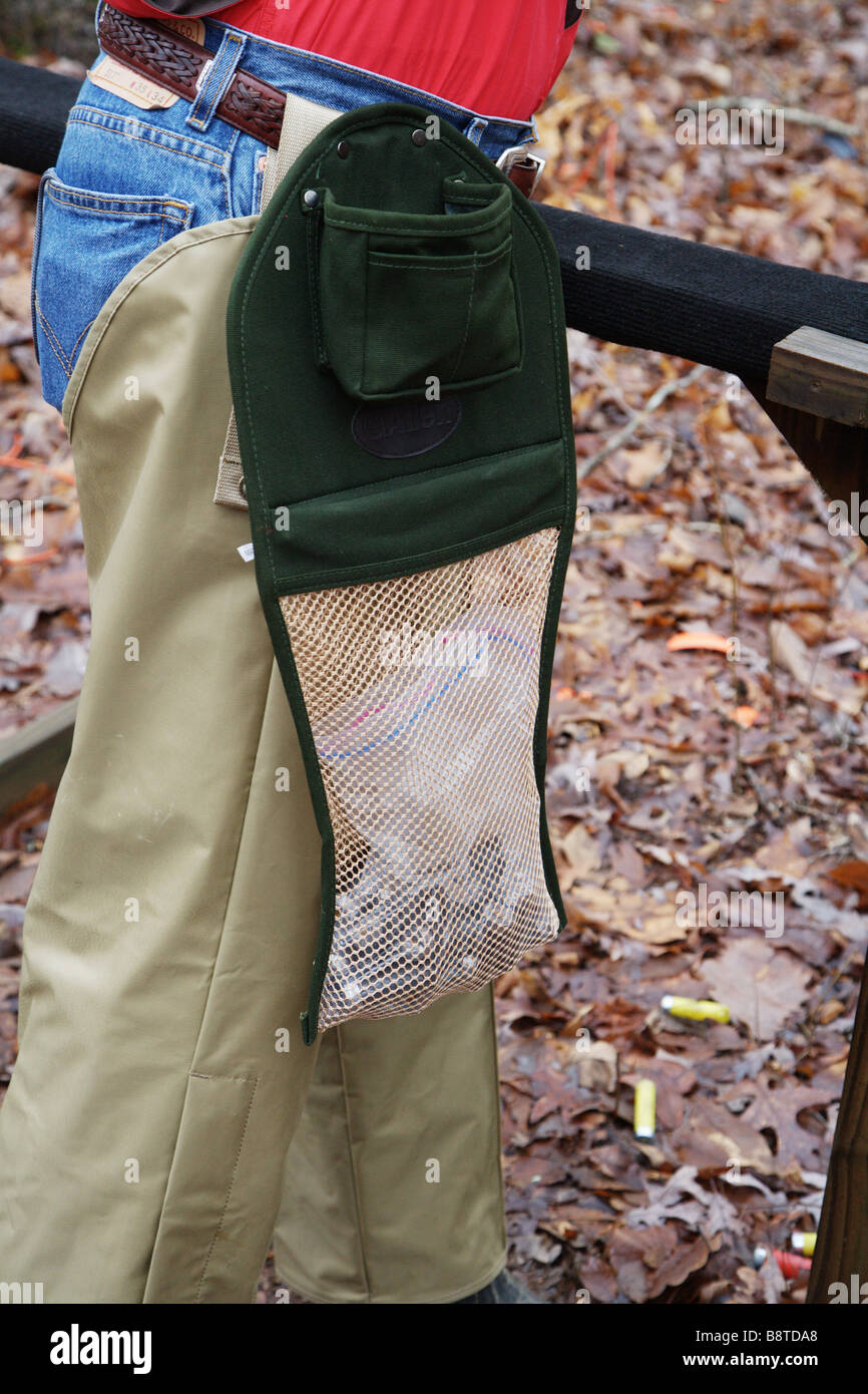 ALLEN SHOTGUN SHELL BAG LOADED WITH SHELLS ATTACHED TO SHOOTERS WAIST ...