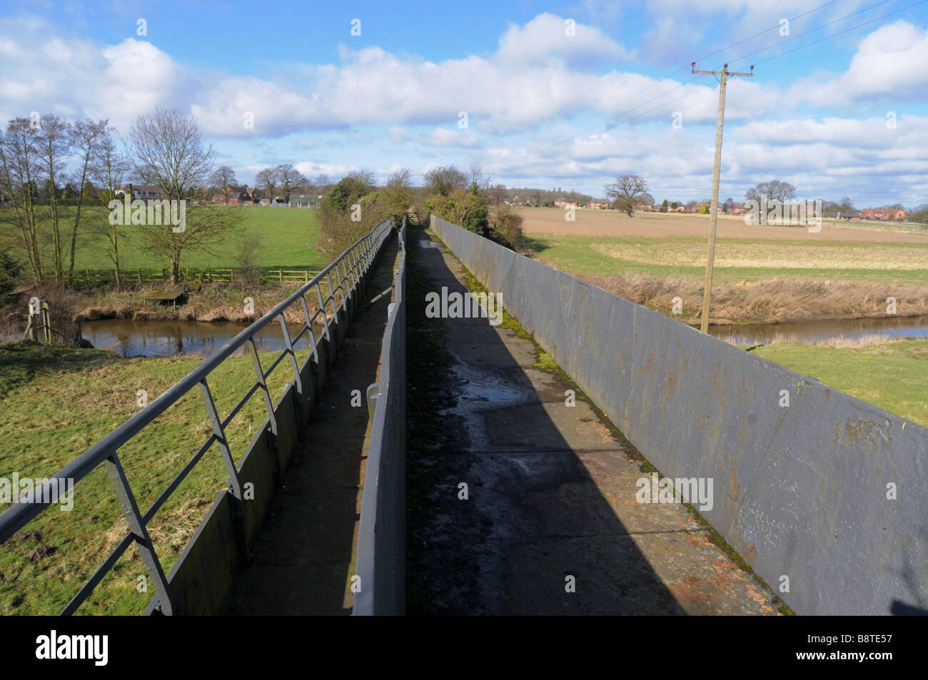 Cast iron trough aqueduct hi-res stock photography and images - Alamy