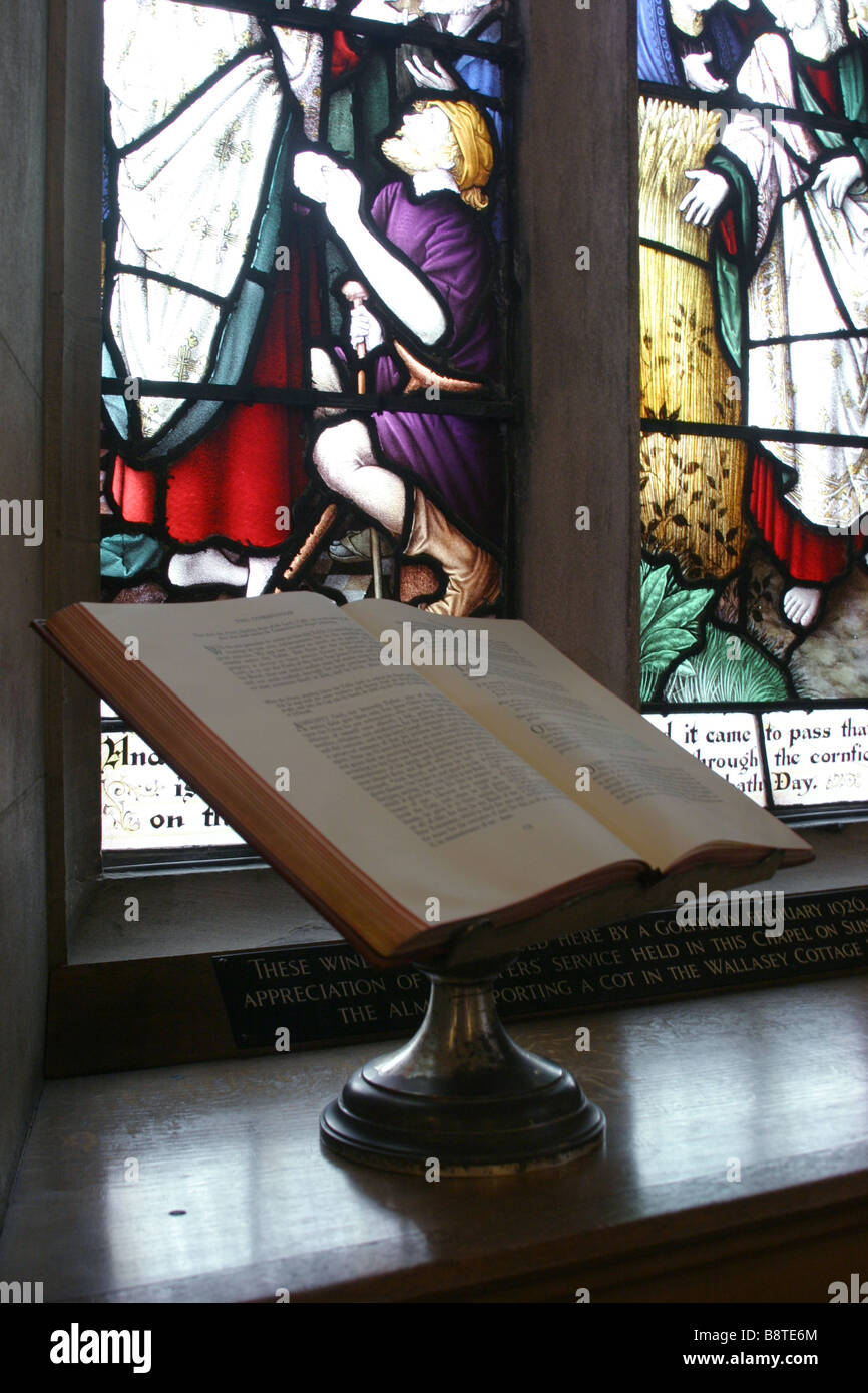 Church open bible on stand hi-res stock photography and images - Alamy