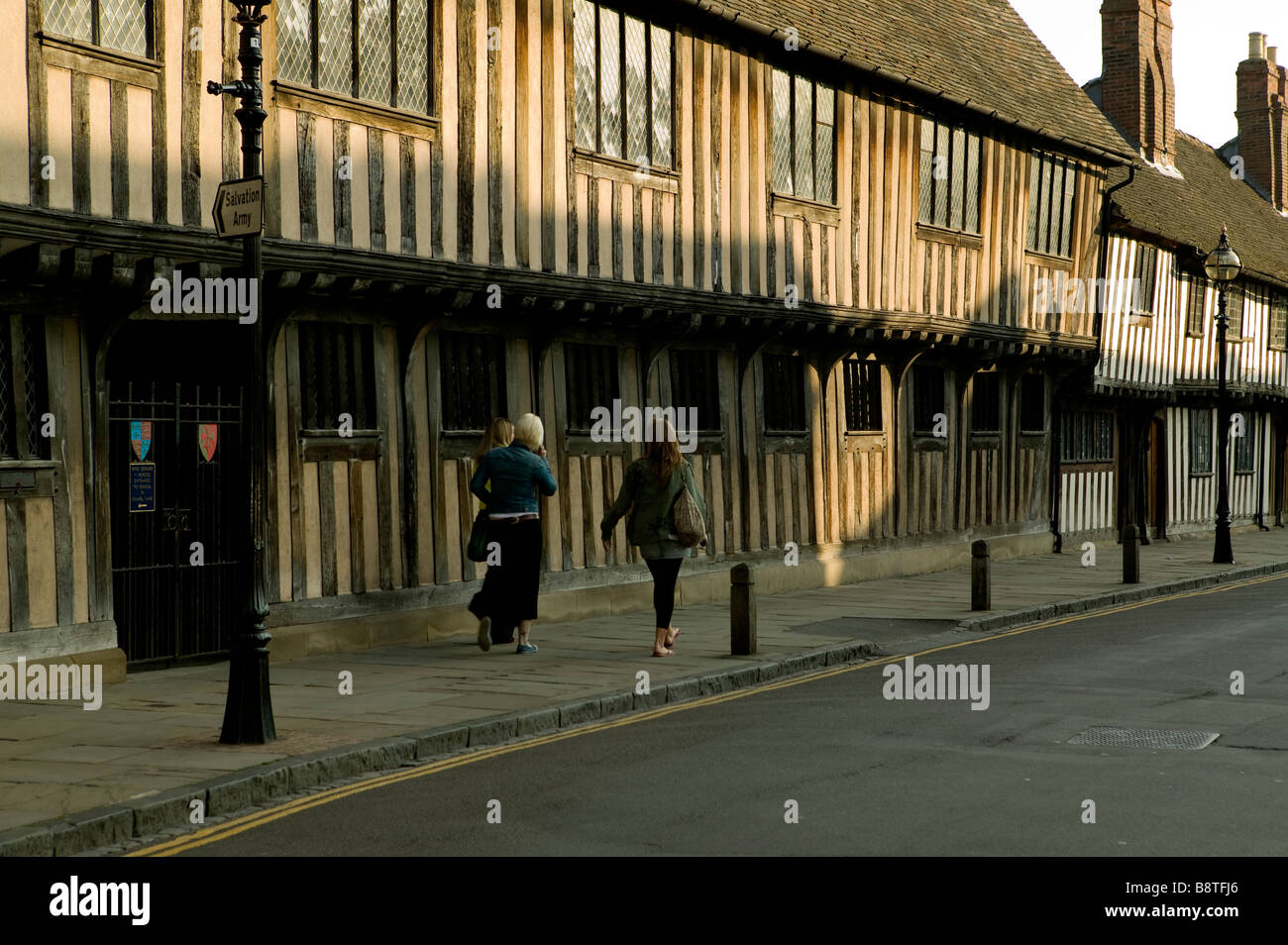 Tudor guildhall hi-res stock photography and images - Alamy