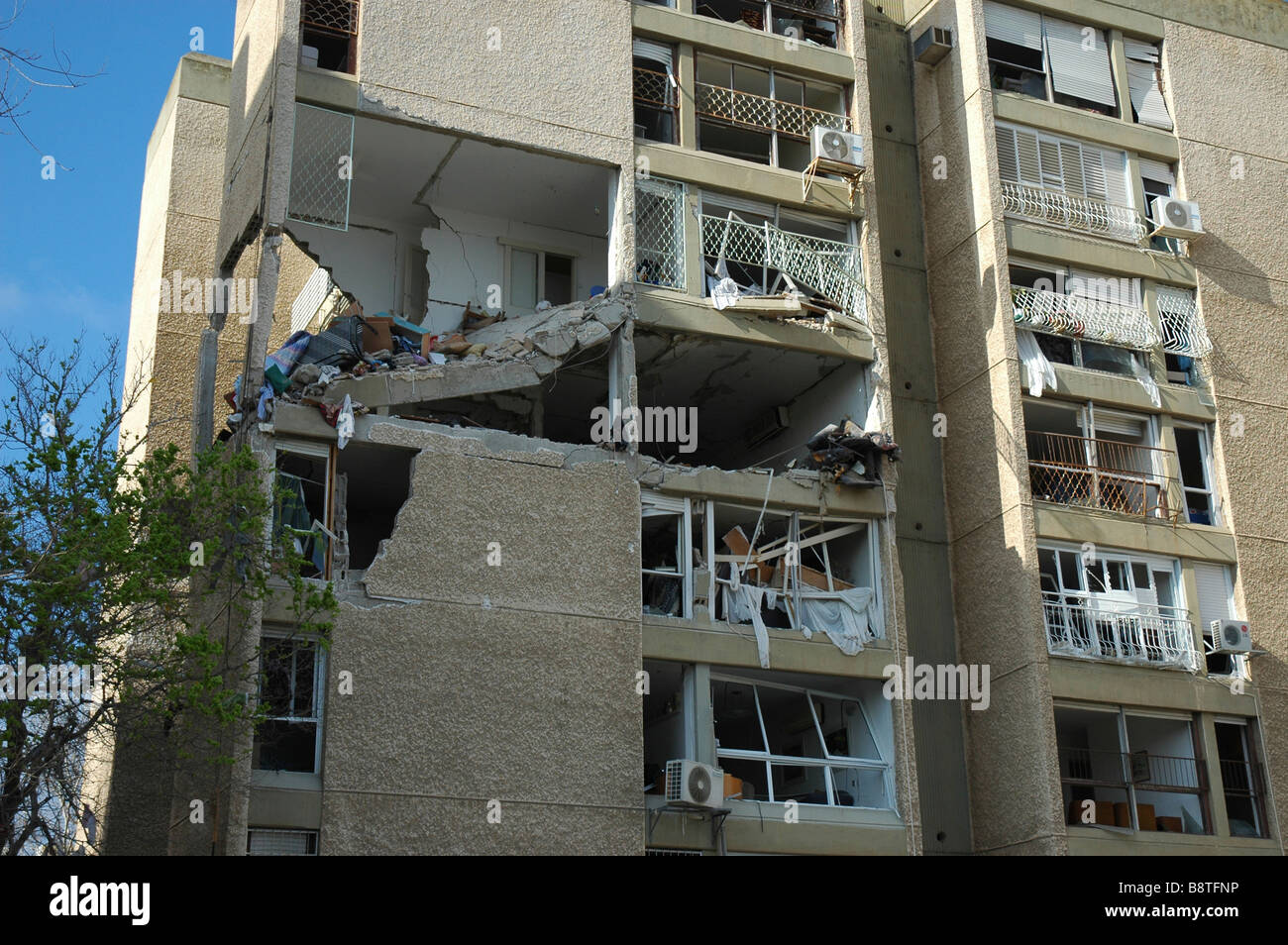 Explosion bomb rocket hit hi-res stock photography and images - Alamy