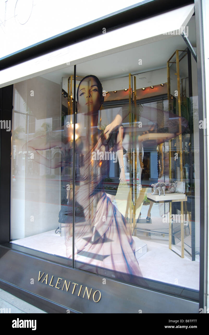 Fashion boutique window, N.Rodeo Drive, Beverly Hills, Los Angeles ...