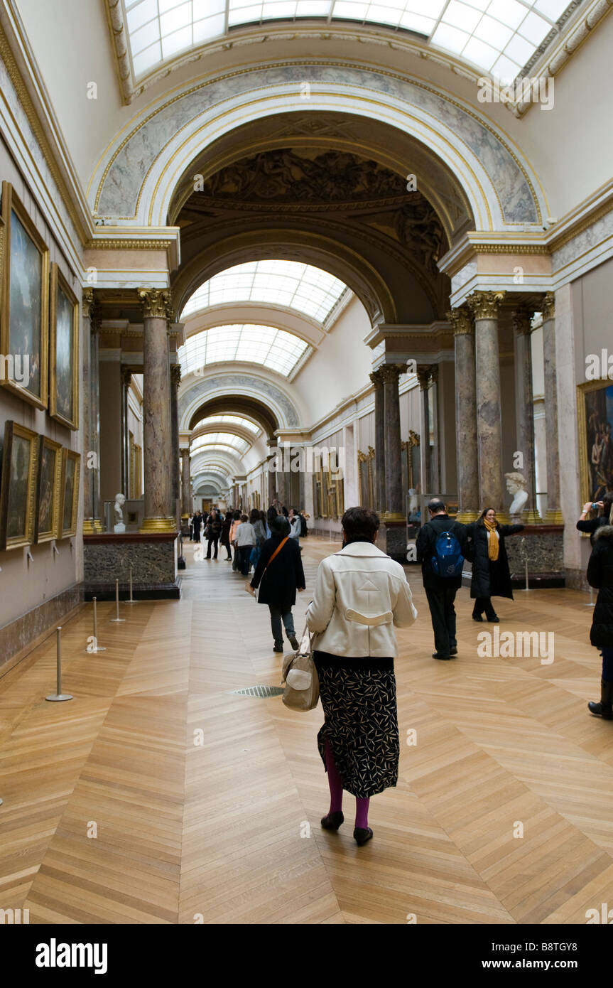View of a main corridor inside the Louvre Museum Stock Photo - Alamy
