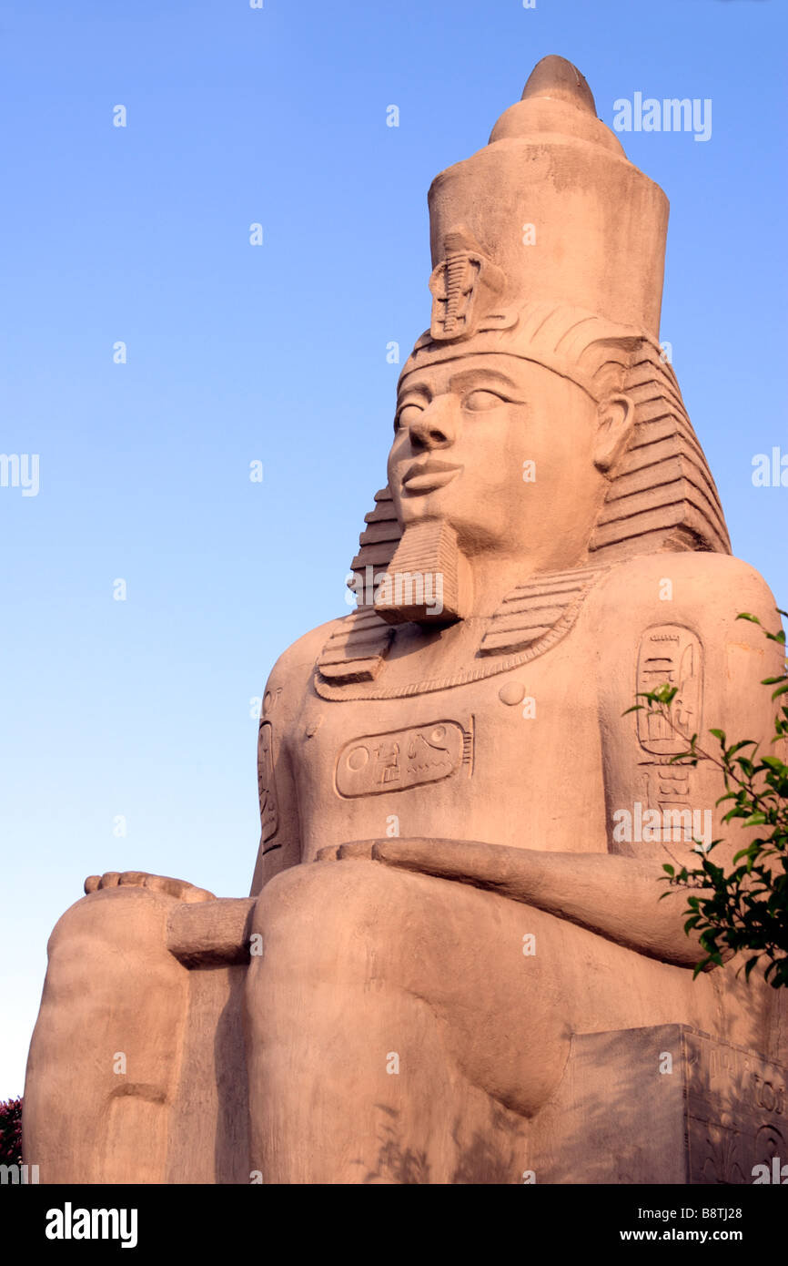 Indonesian statue Stock Photo - Alamy