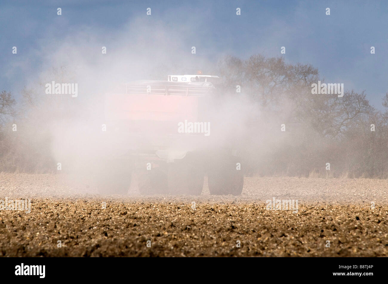 Liming field with tractor hi-res stock photography and images - Alamy