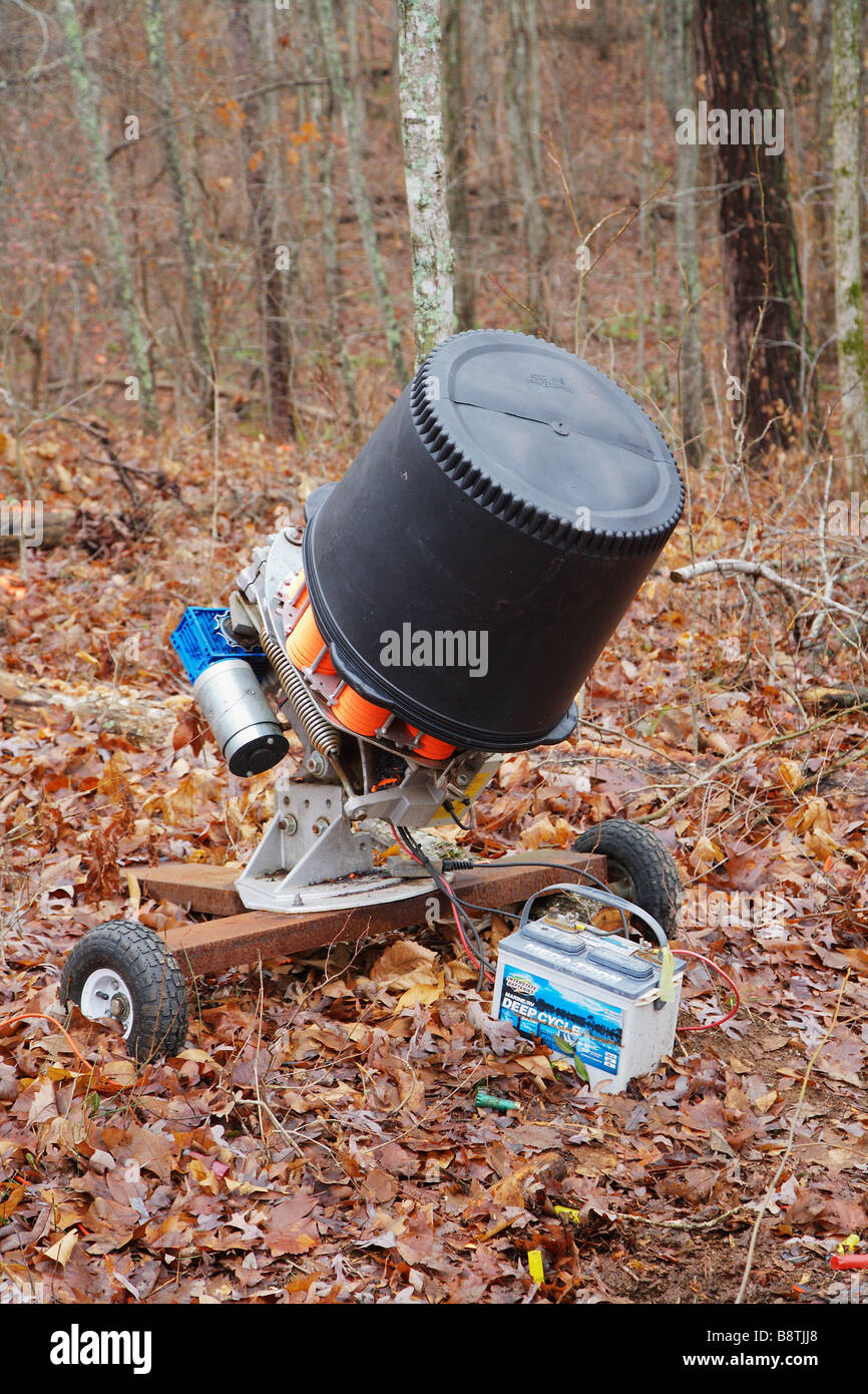 ELECTRIC SPORTING CLAY MACHINE Stock Photo - Alamy