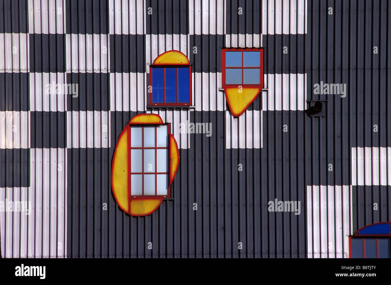 Modernist Window Patterns of the Spittelau Incinerator (1992) by ...