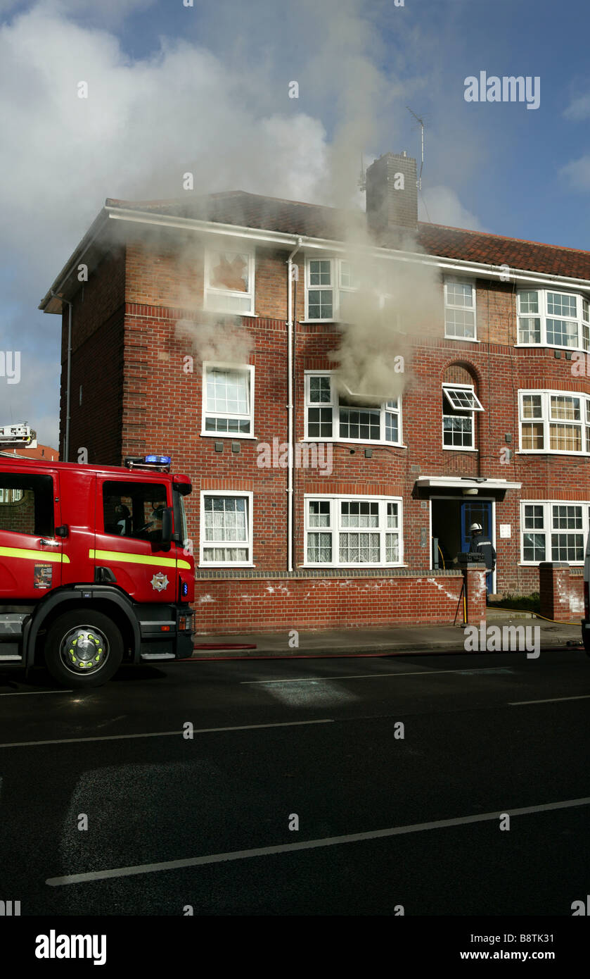 House fire hi-res stock photography and images - Alamy