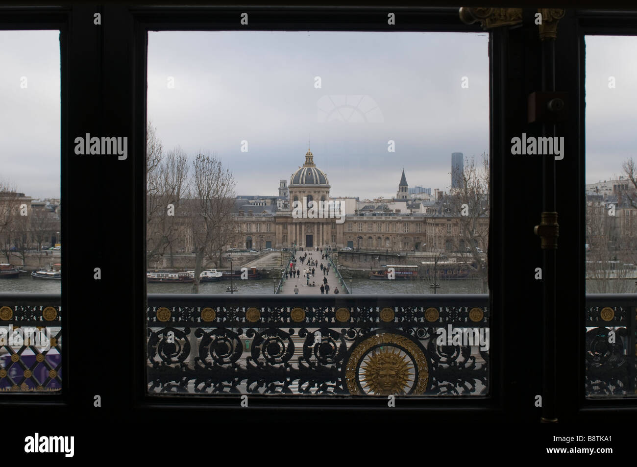 Paris balcony view hi-res stock photography and images - Alamy