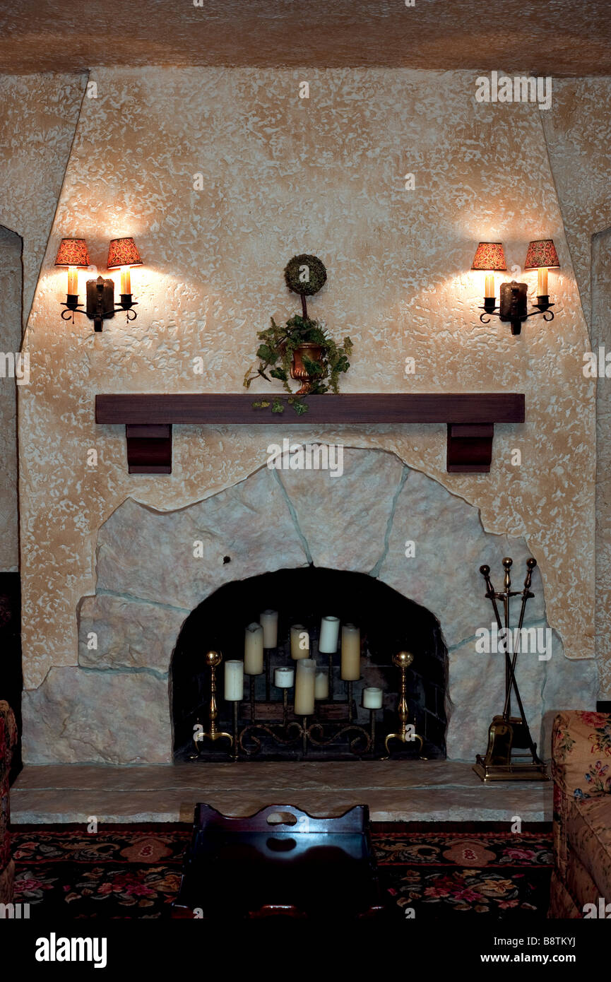 Home large open fire hi-res stock photography and images - Alamy