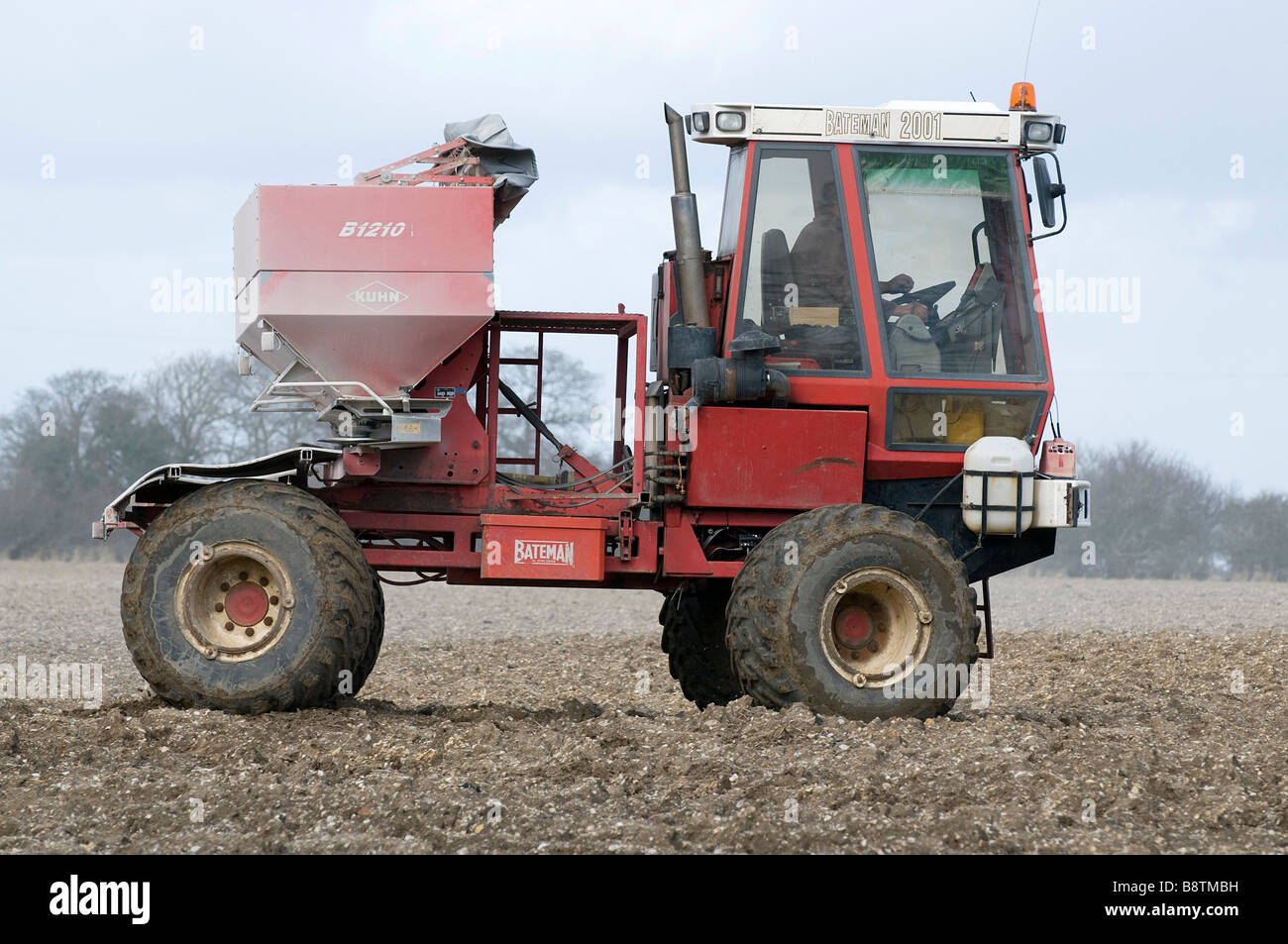 Liming field with tractor hi-res stock photography and images - Alamy