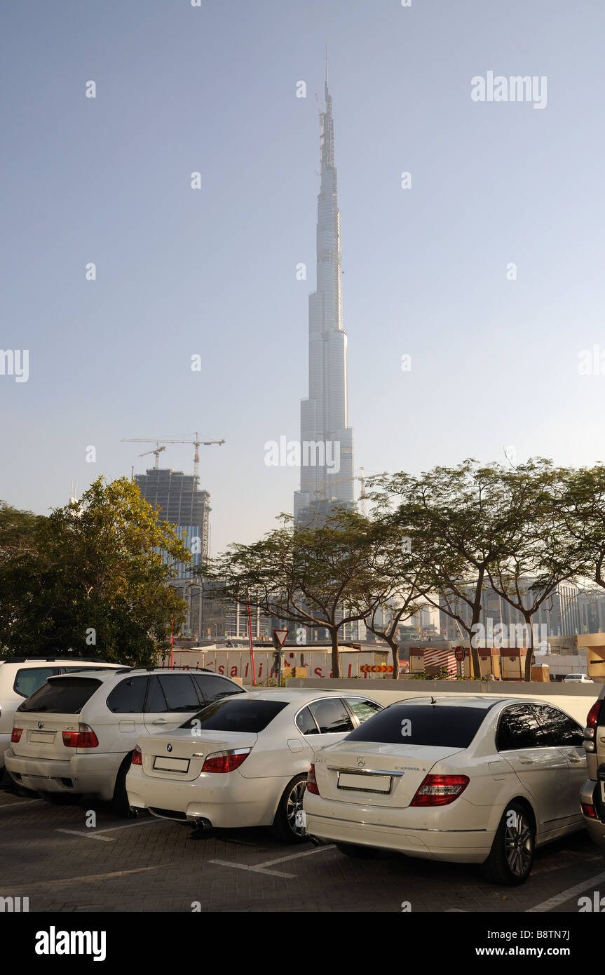 Dubai luxury cars hi-res stock photography and images - Alamy