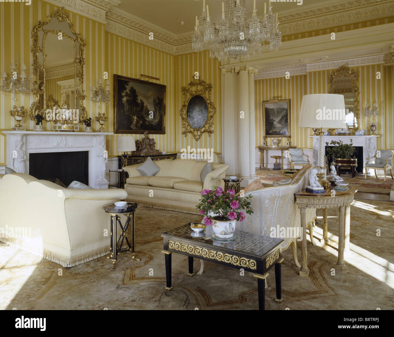 Gold inlay table hi-res stock photography and images - Alamy