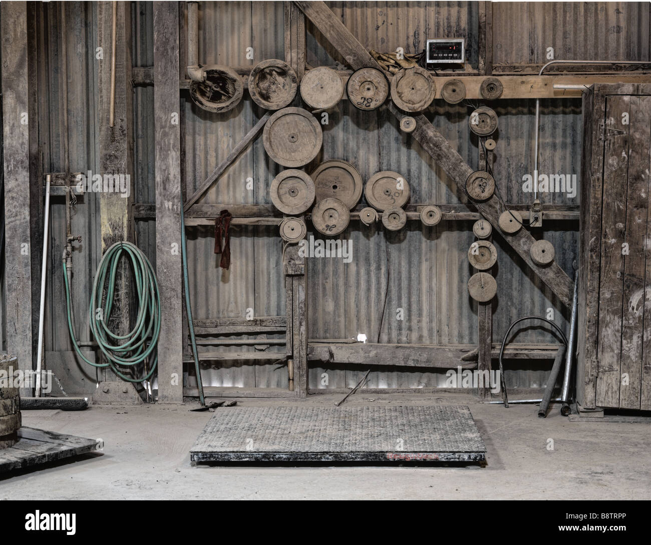 old factory scale Stock Photo - Alamy