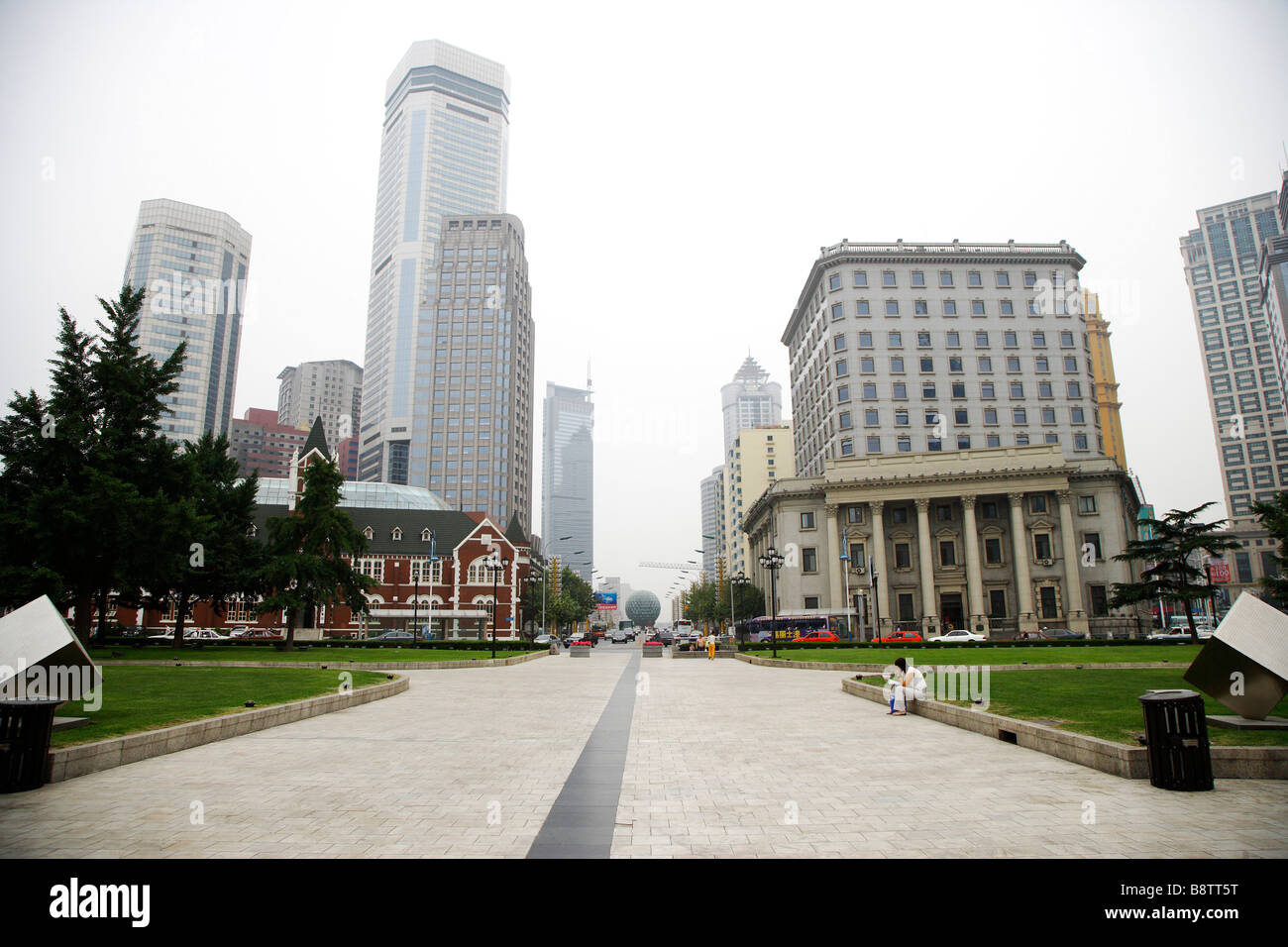 Dalian square hi-res stock photography and images - Alamy