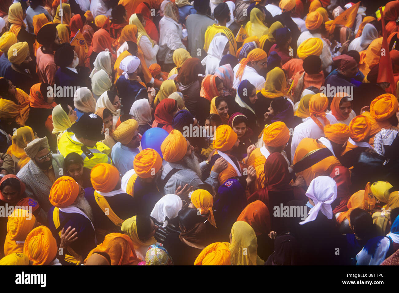 Hidden asians hi-res stock photography and images - Alamy