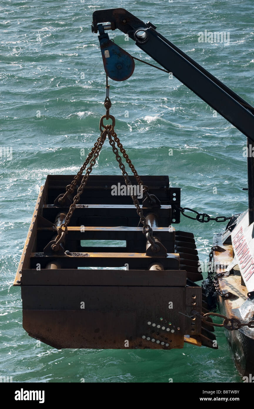 Dredger scoop hi-res stock photography and images - Alamy