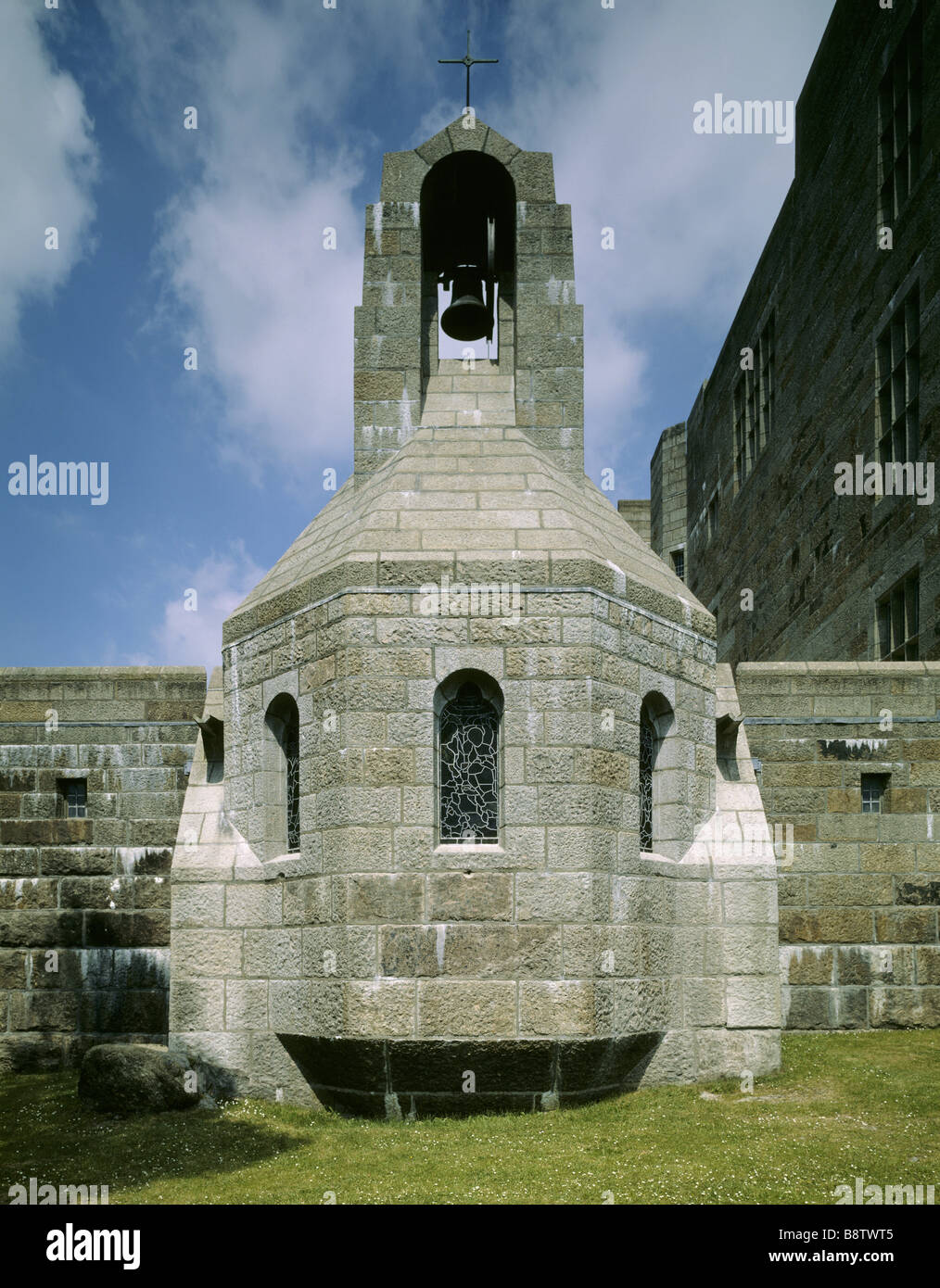 Castle drogo exterior hi-res stock photography and images - Alamy