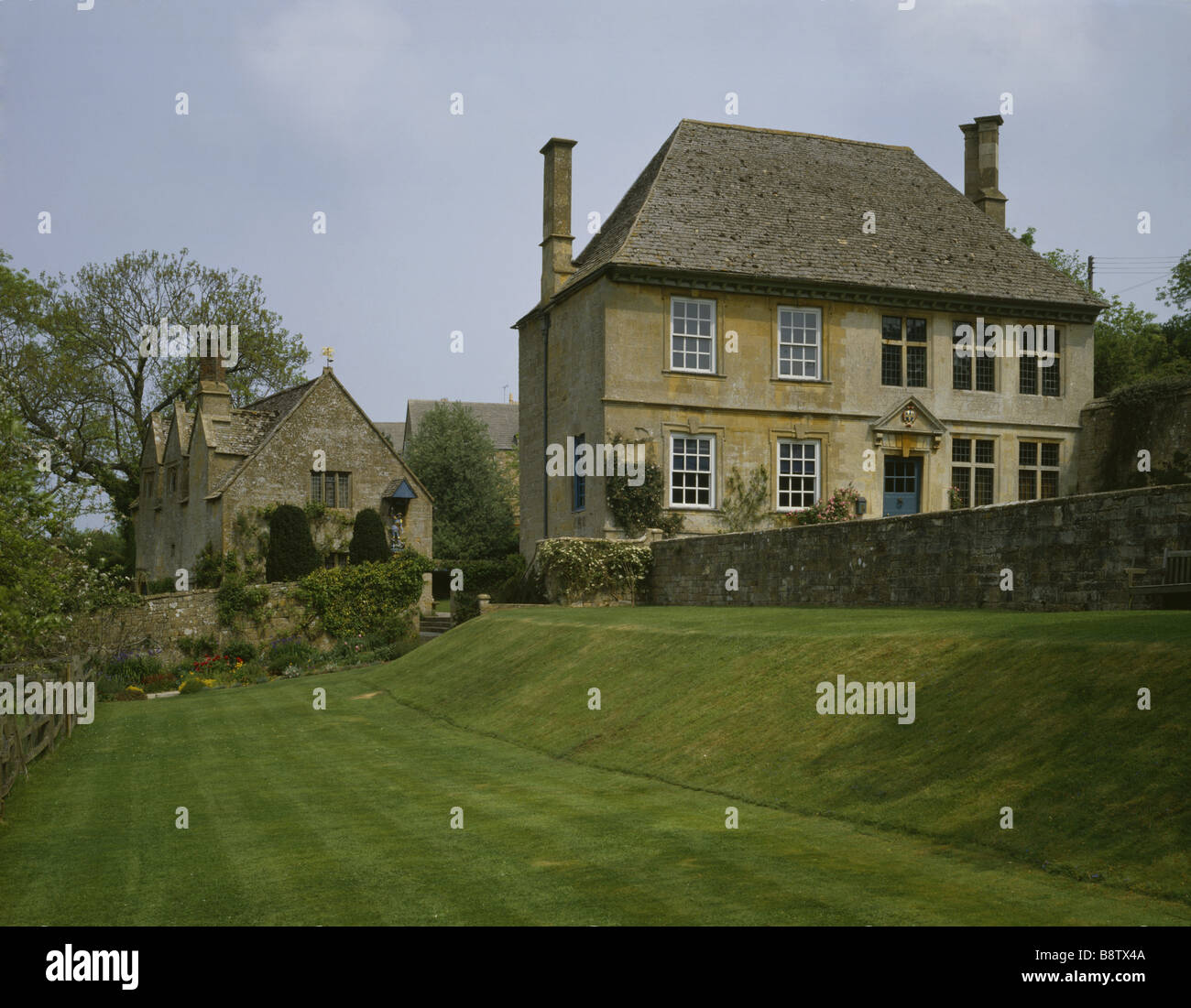 Snowshill manor gardens hi-res stock photography and images - Alamy