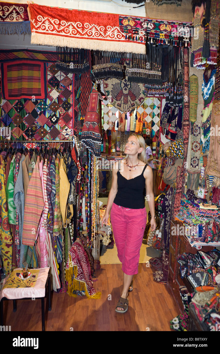 Tourist at Grand Bazaar Kapali Carsi Istanbul Turkey Stock Photo - Alamy