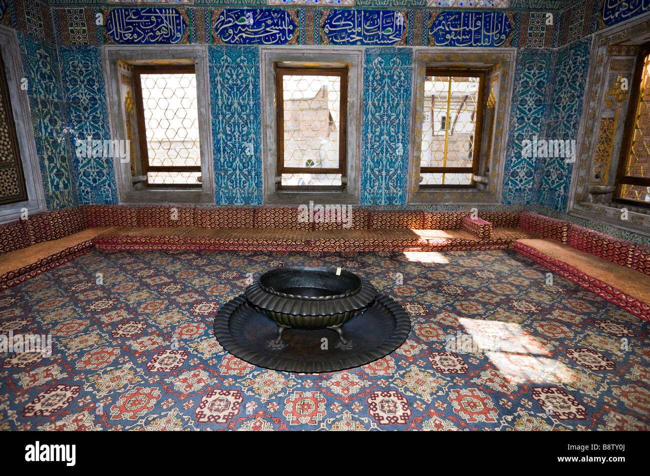 Harem topkapi palace hi-res stock photography and images - Alamy