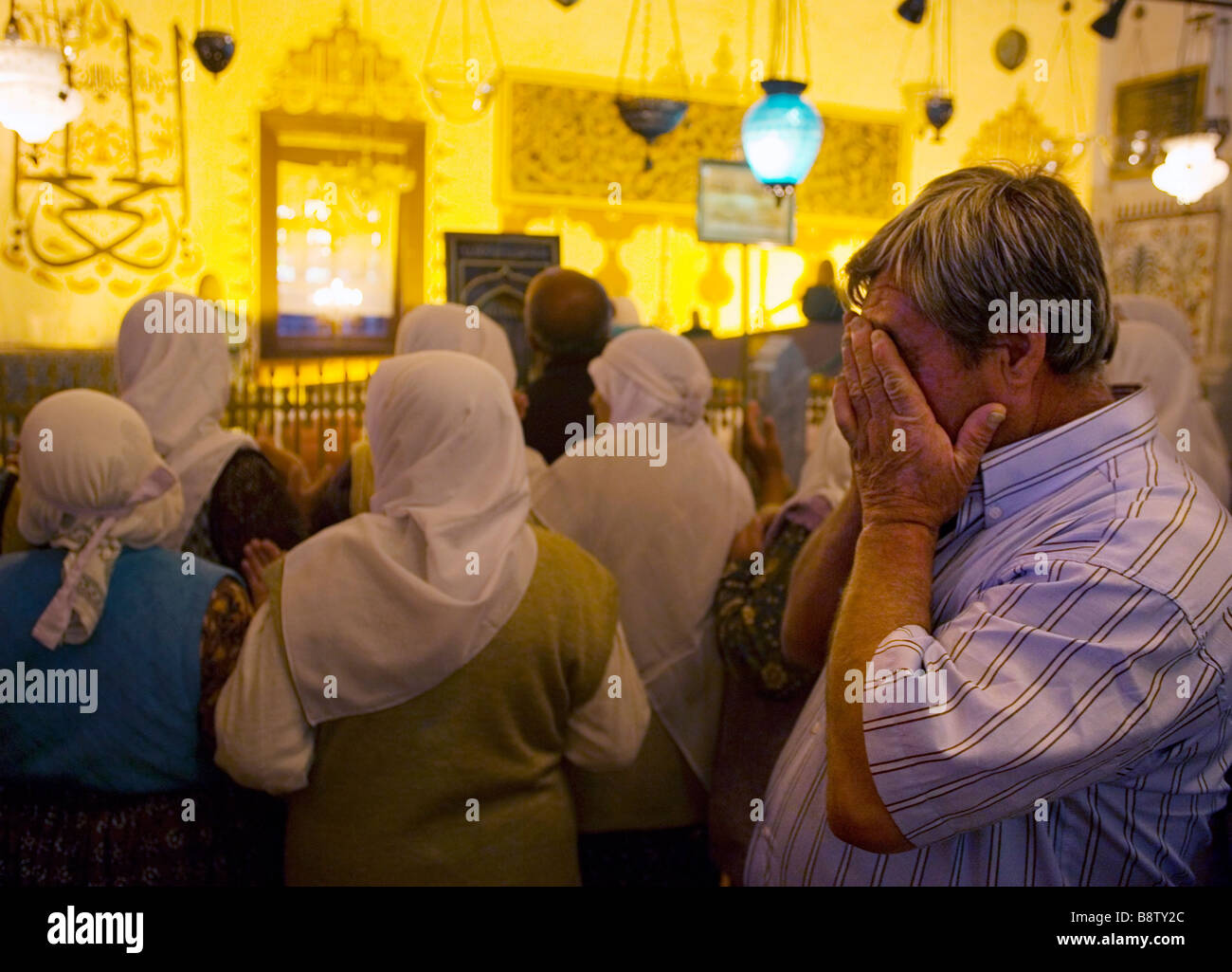 Believers praying hi-res stock photography and images - Alamy