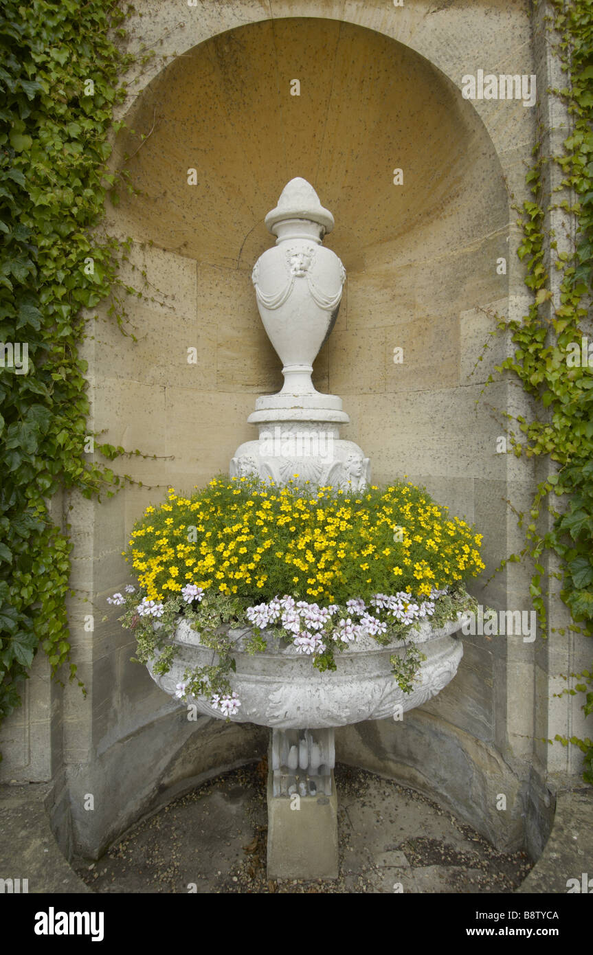 Arch container gardening hi-res stock photography and images - Alamy