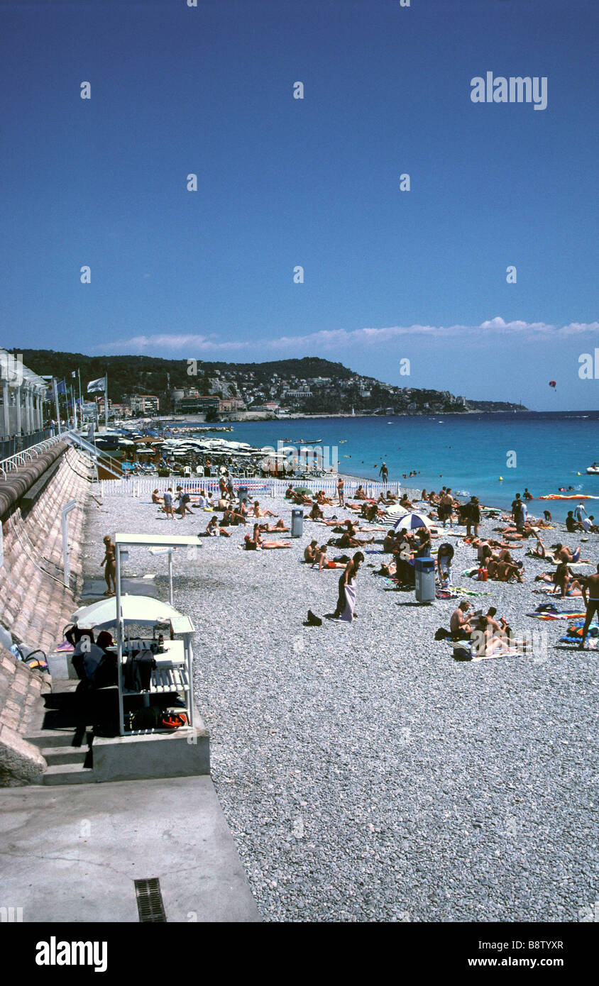 Nice france beach sunbathers hi-res stock photography and images - Alamy