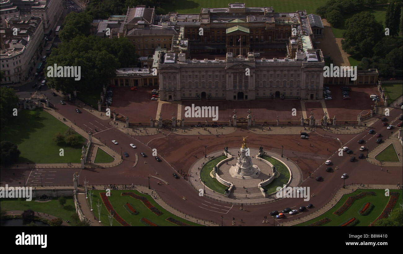 Buckingham Palace Aerial View Stock Photos & Buckingham Palace Aerial ...
