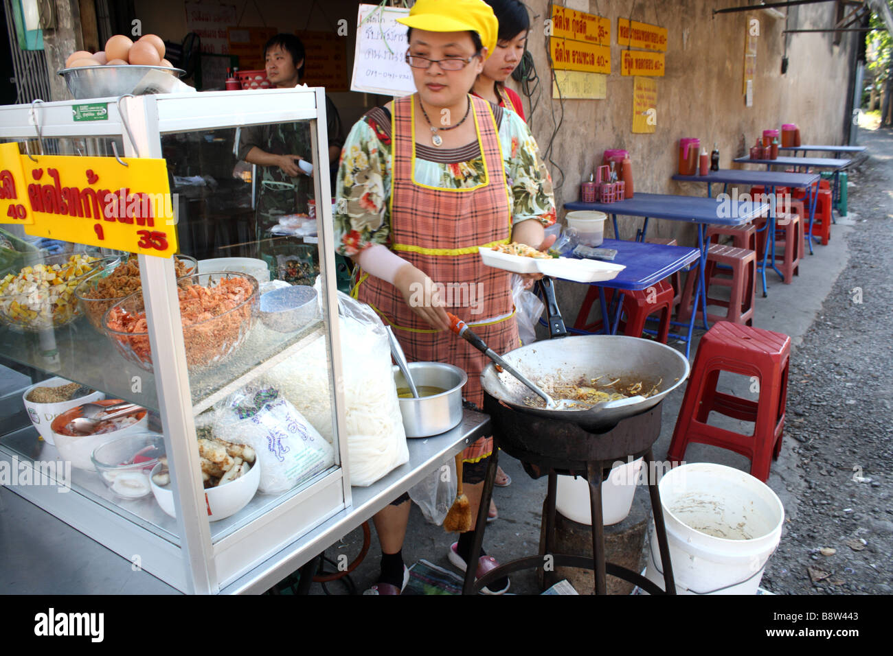 Pad Thai Restaurant , Bangkok ,Thailand Stock Photo - Alamy