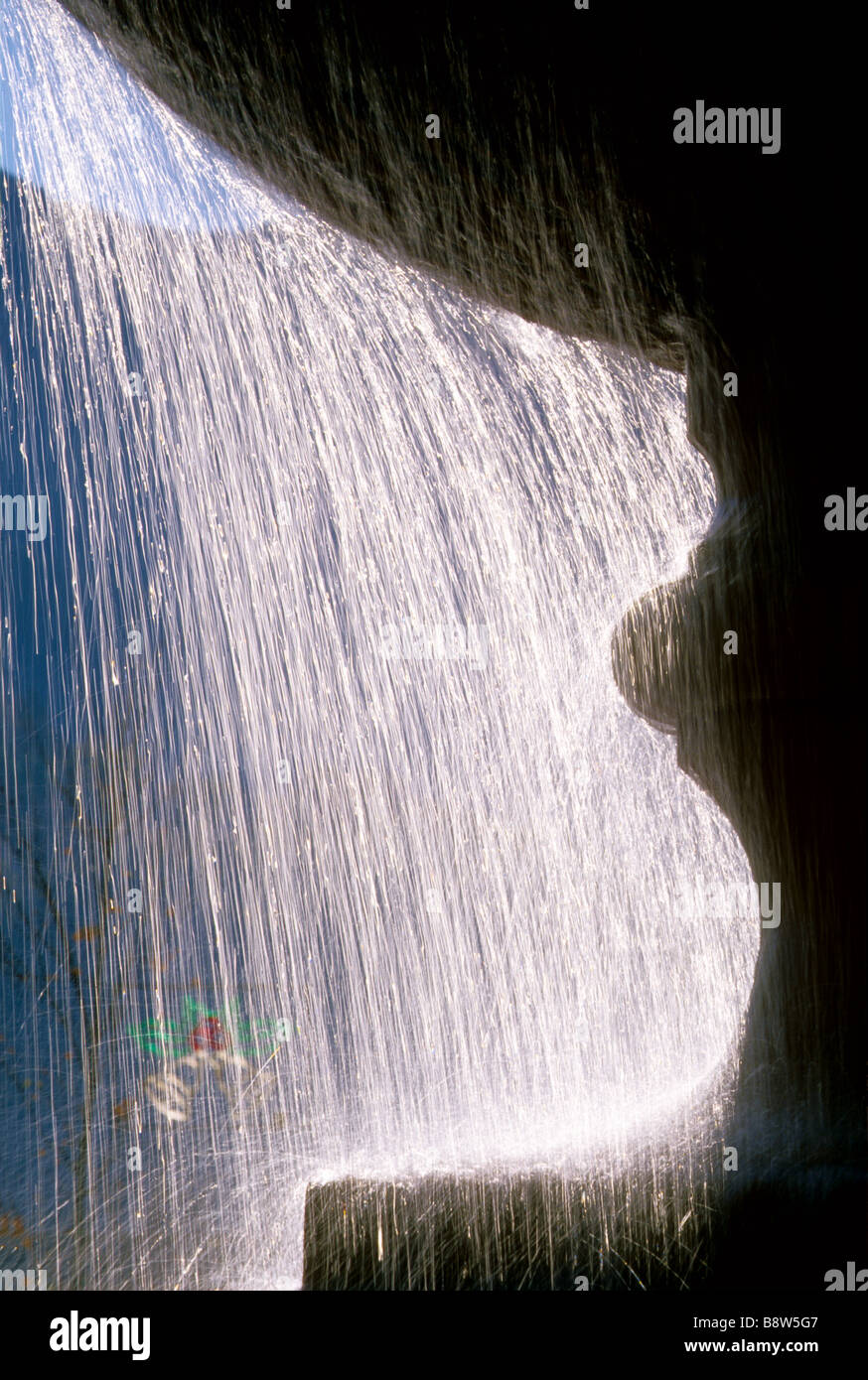 Fountain drop hi-res stock photography and images - Alamy