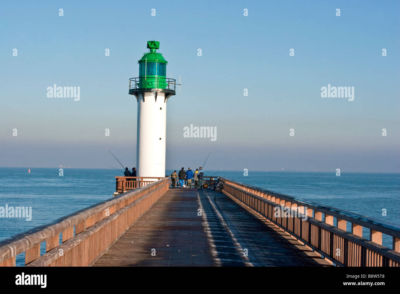 Calais lighthouse hi-res stock photography and images - Alamy