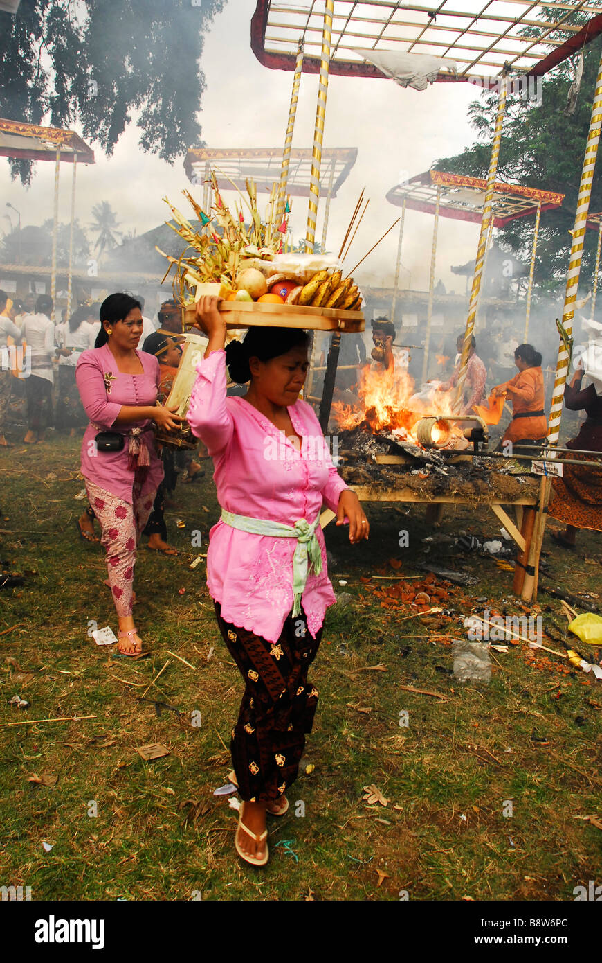 Fire walking ceremony hi-res stock photography and images - Alamy