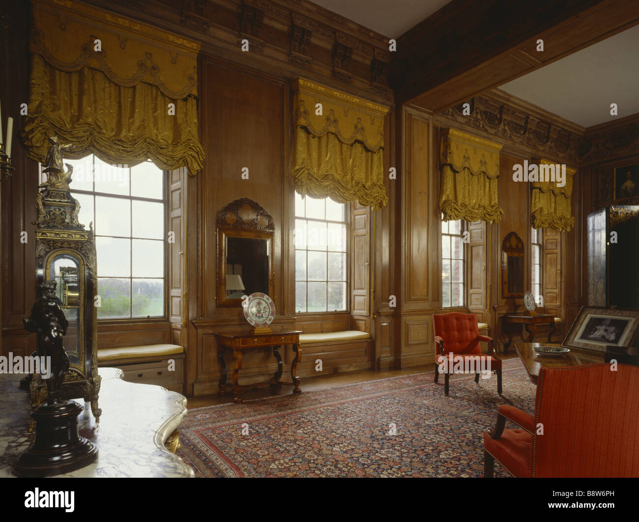 Walnut hall hi-res stock photography and images - Alamy