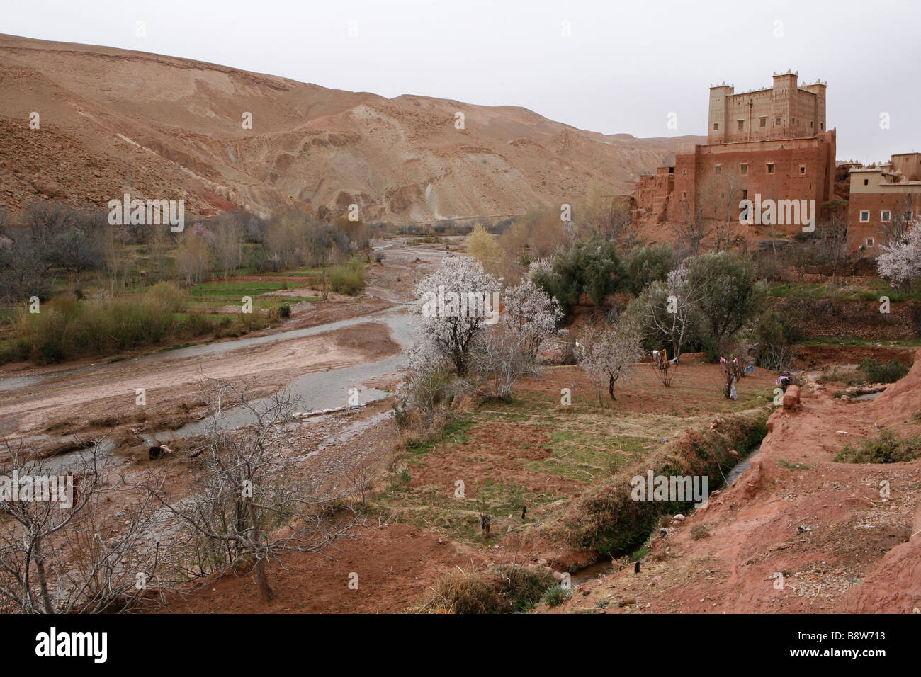 Traditional kashba in small village in the M'Goun area (Marocco Stock ...