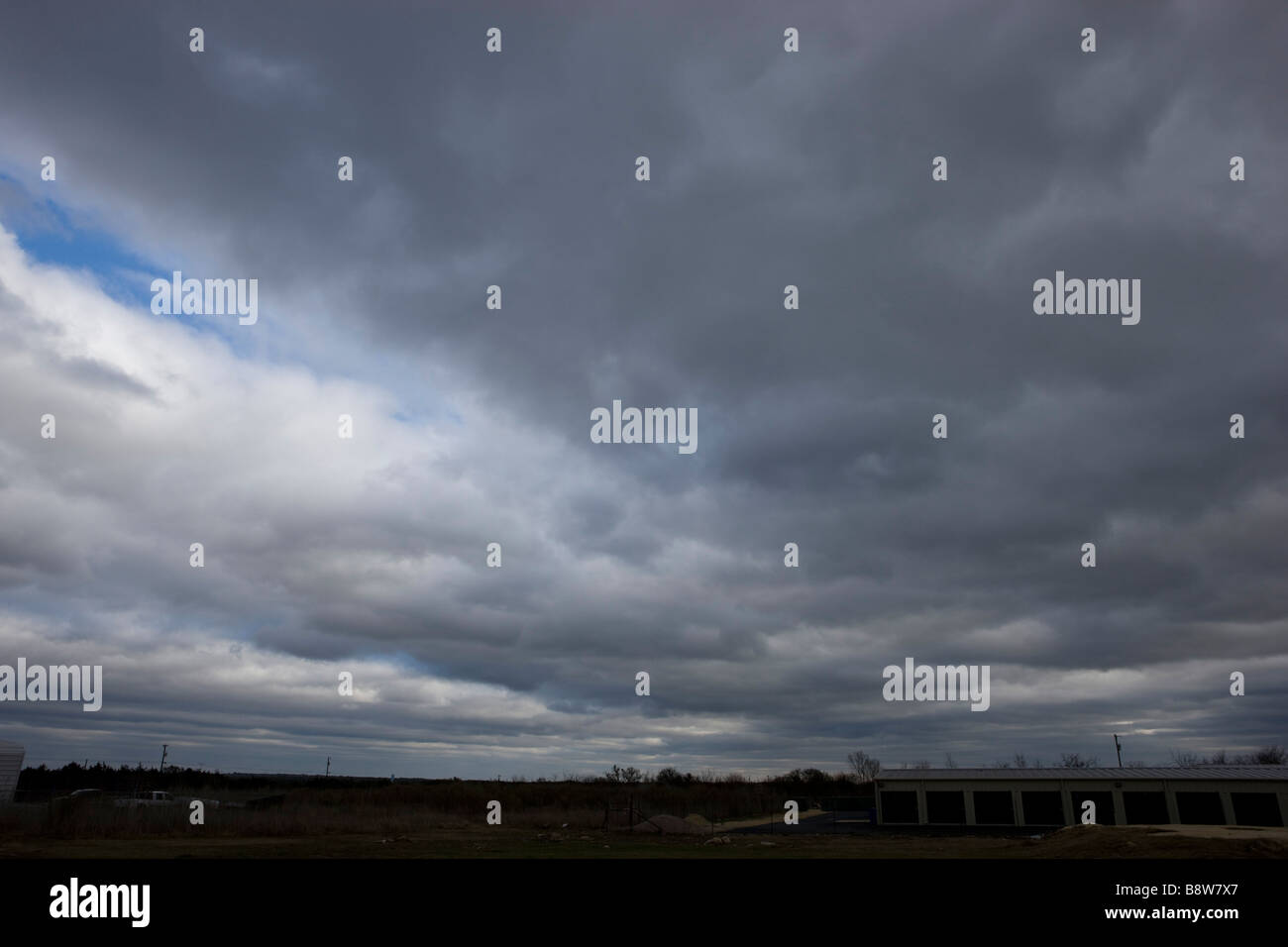 Grey gray clouds sky cloud hi-res stock photography and images - Alamy