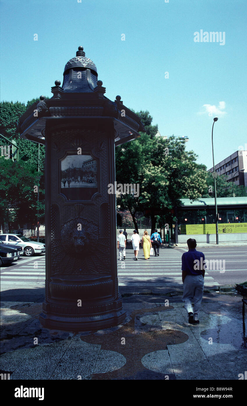 Advertising pillar hi-res stock photography and images - Alamy