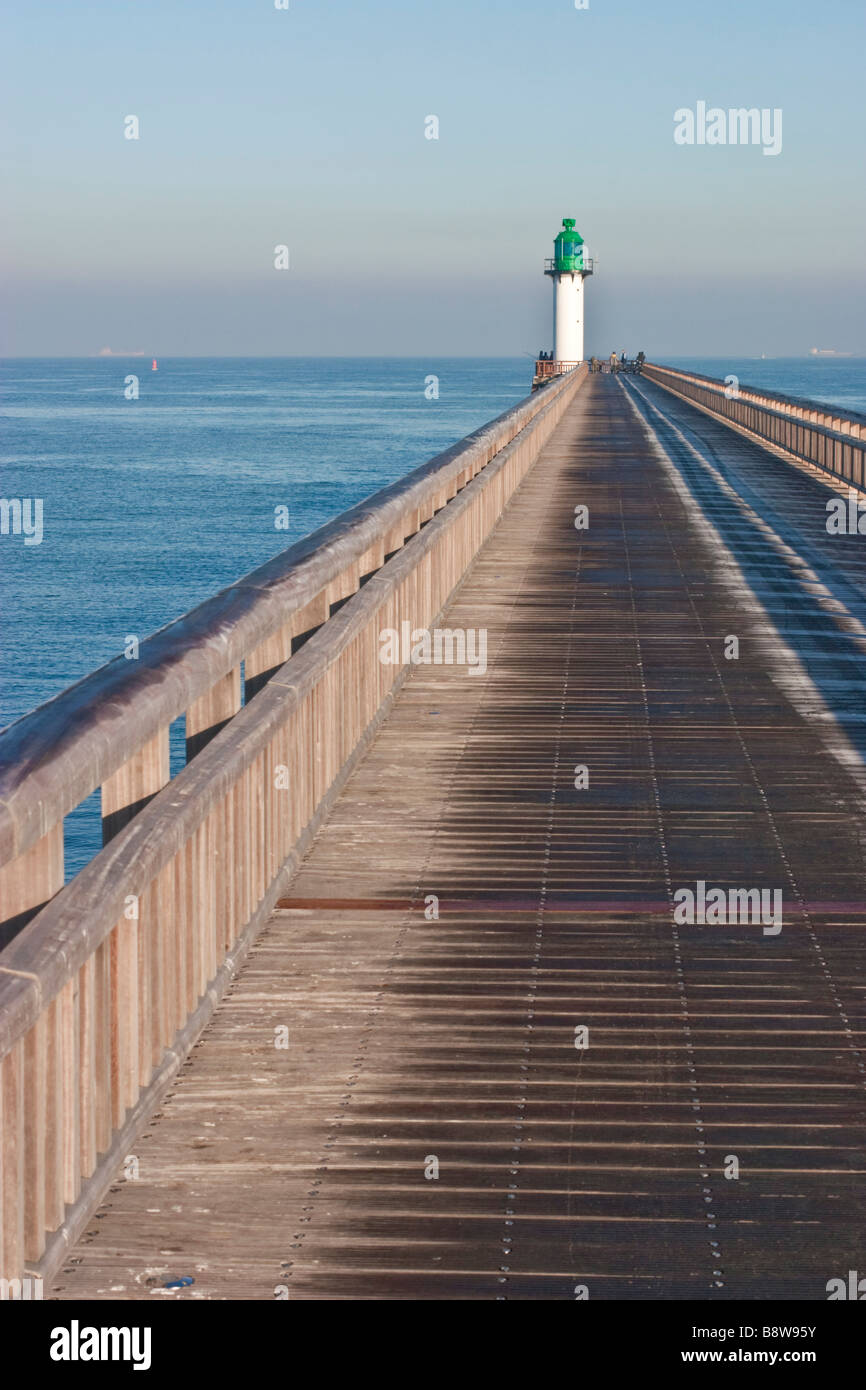 Calais lighthouse hi-res stock photography and images - Alamy