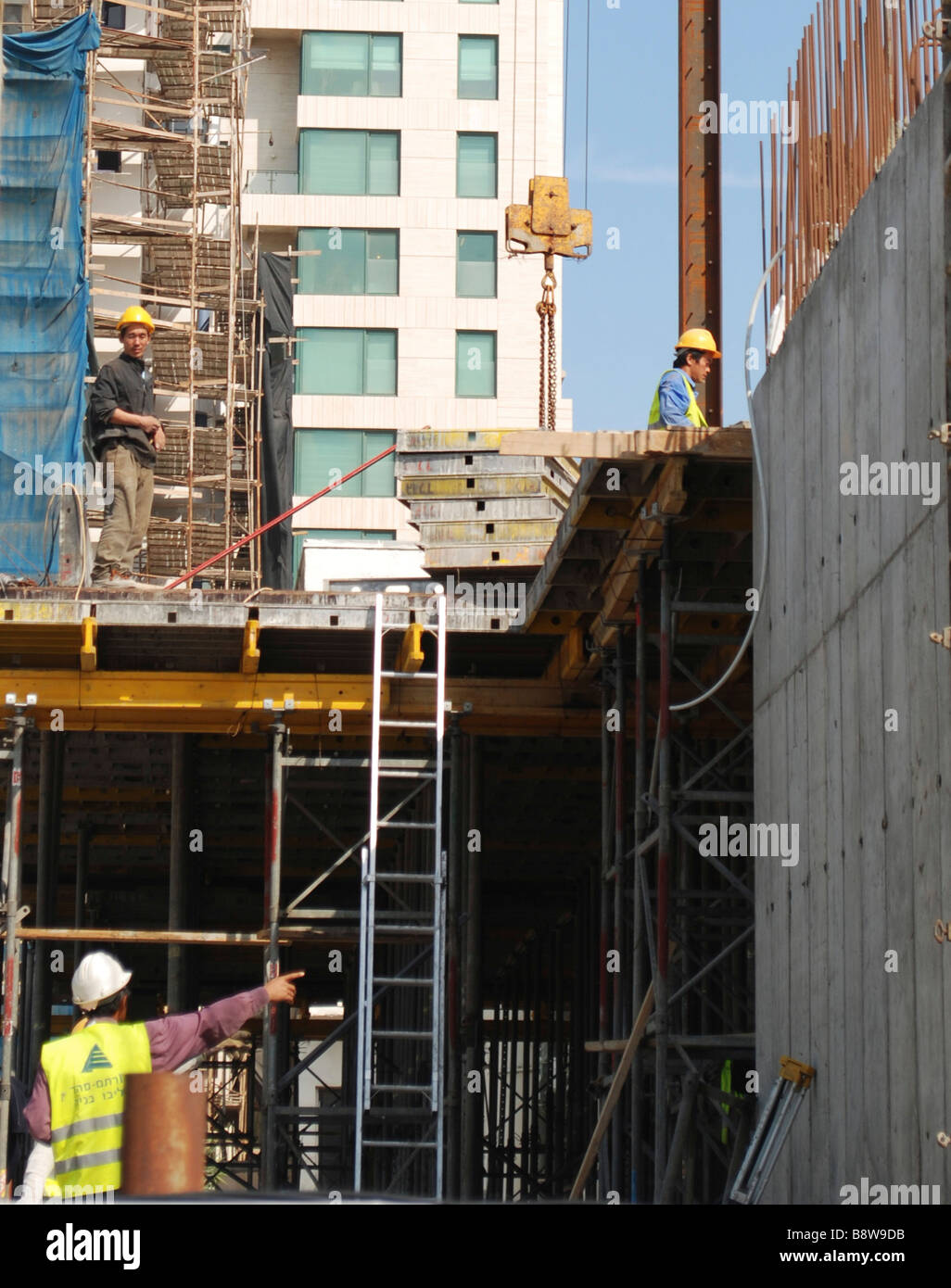Israel Tel Aviv High Rise construction site Stock Photo - Alamy