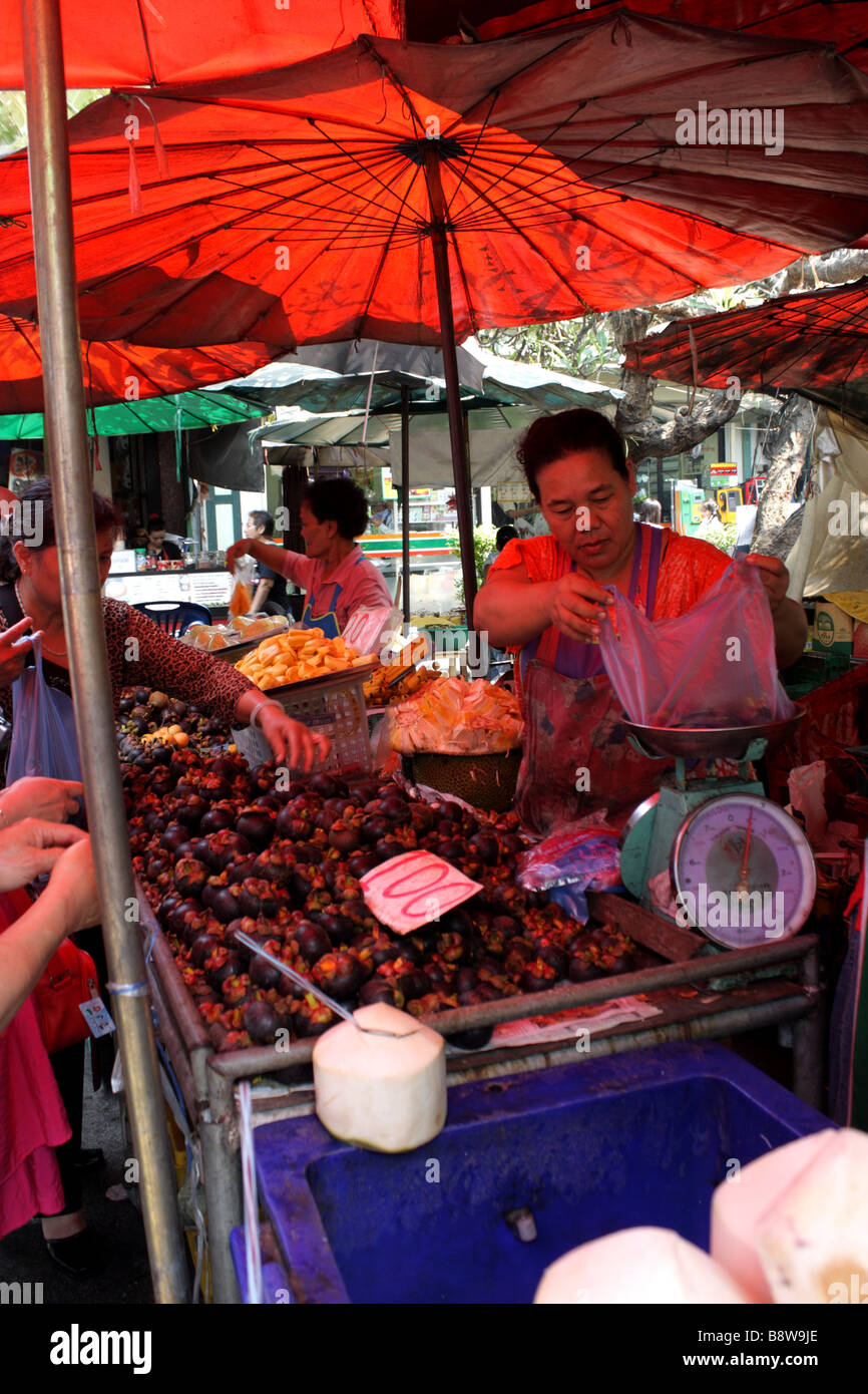 Bangkok thailand fruit thai fruit hi-res stock photography and images ...