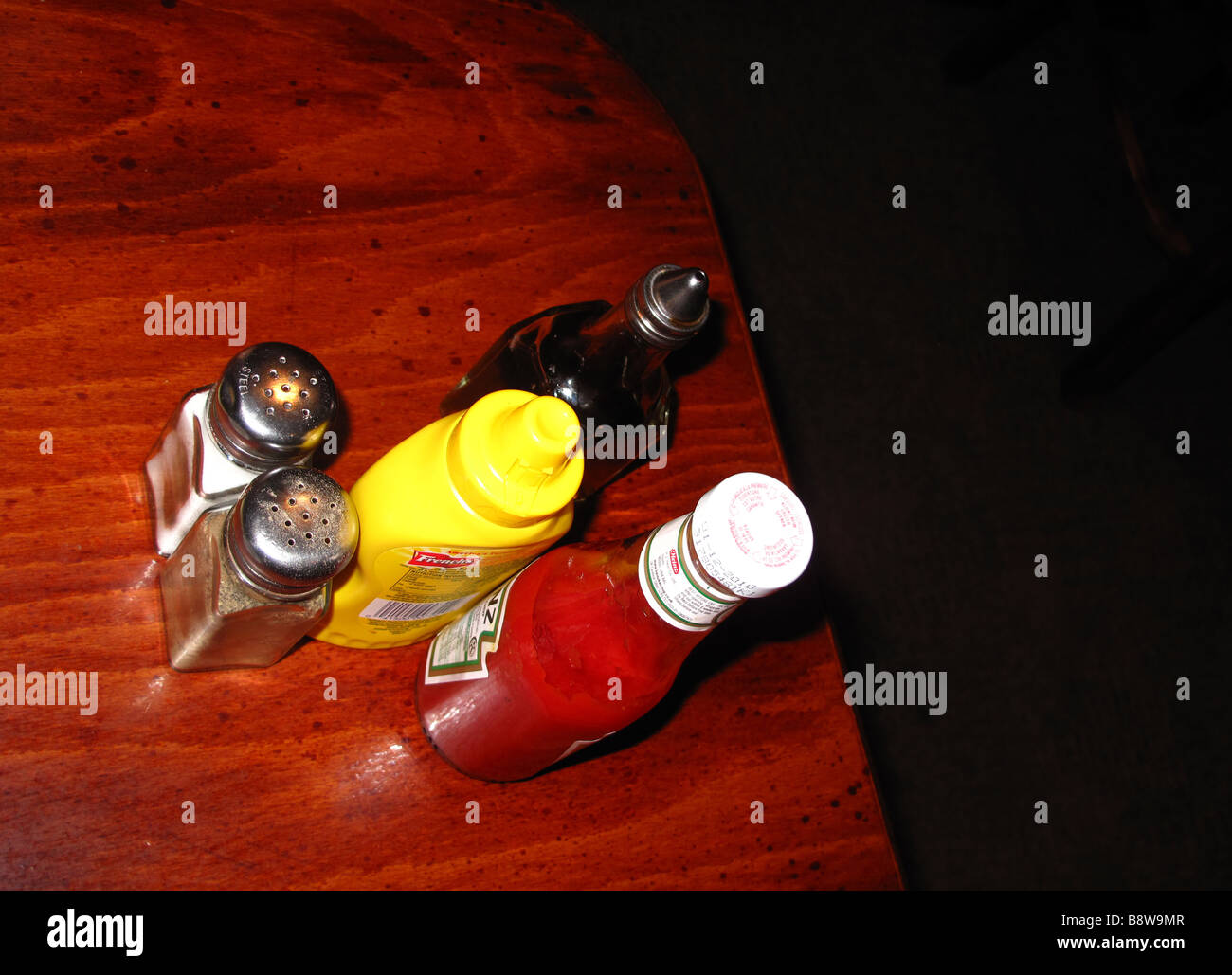 Condiments on diner table hi-res stock photography and images - Alamy