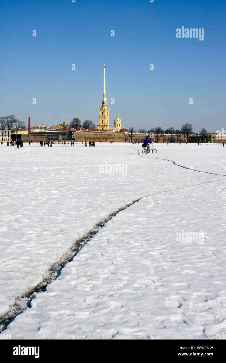 Neva frozen hi-res stock photography and images - Alamy
