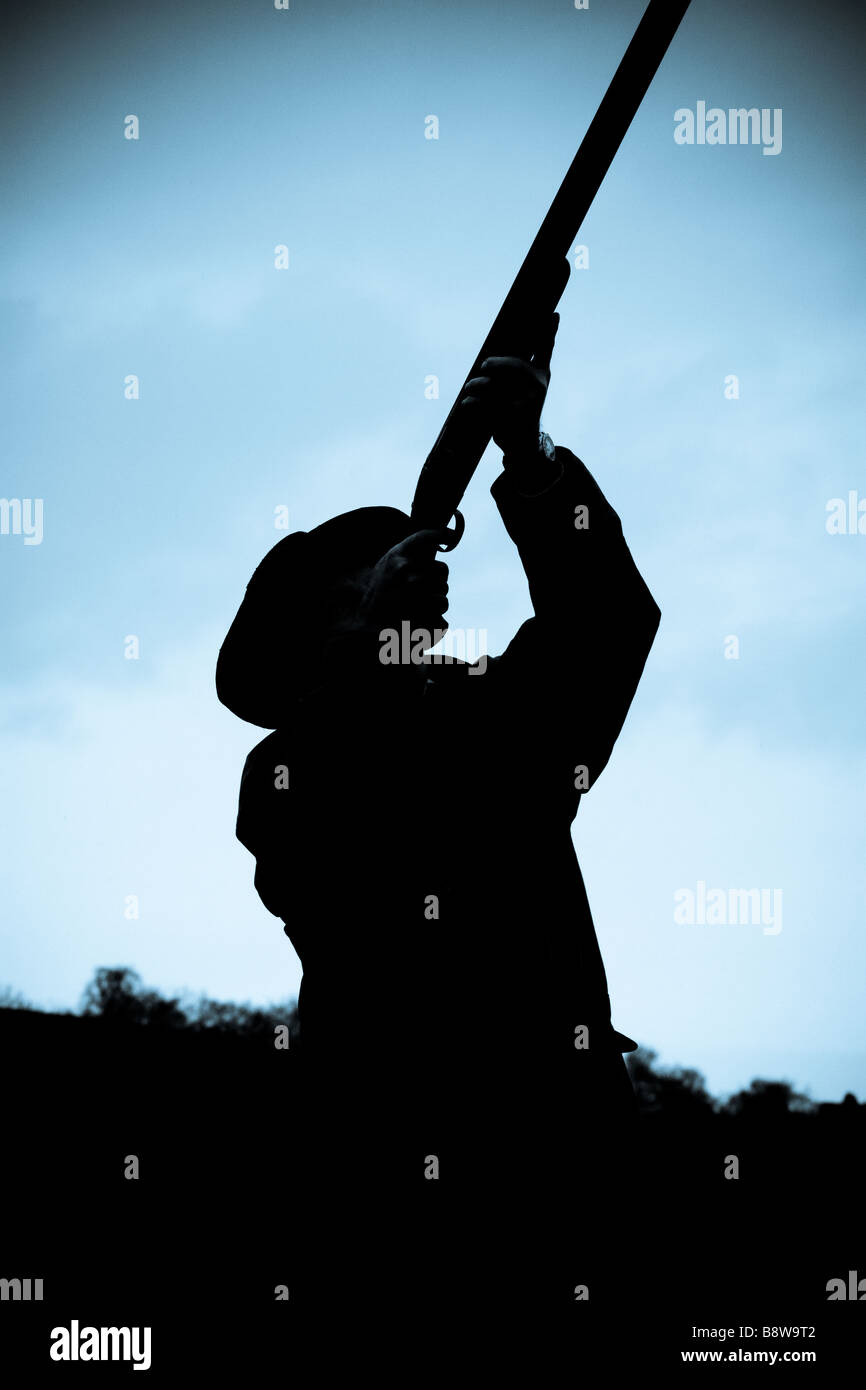Shooting stance hi-res stock photography and images - Alamy