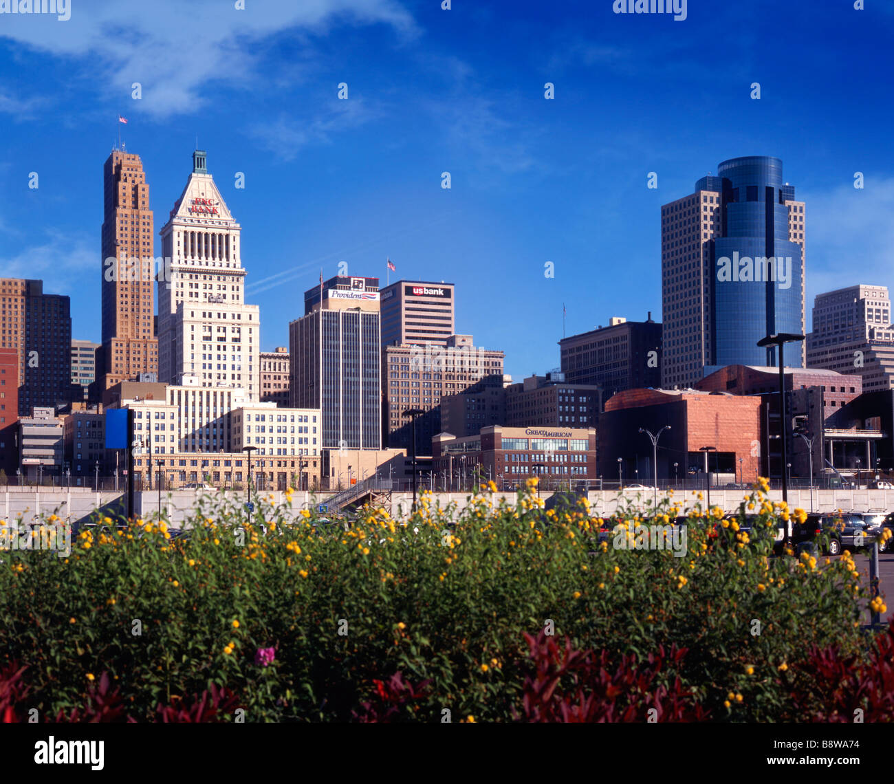 Cincinnati city skyline from across the Ohio River Stock Photo - Alamy