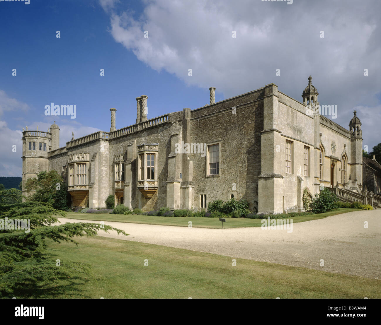 At lacock abbey hi-res stock photography and images - Alamy