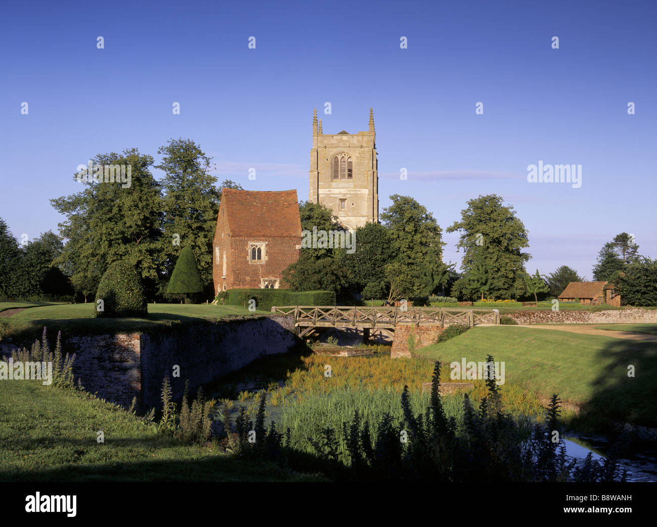 Guard house church bridge moat hi-res stock photography and images - Alamy