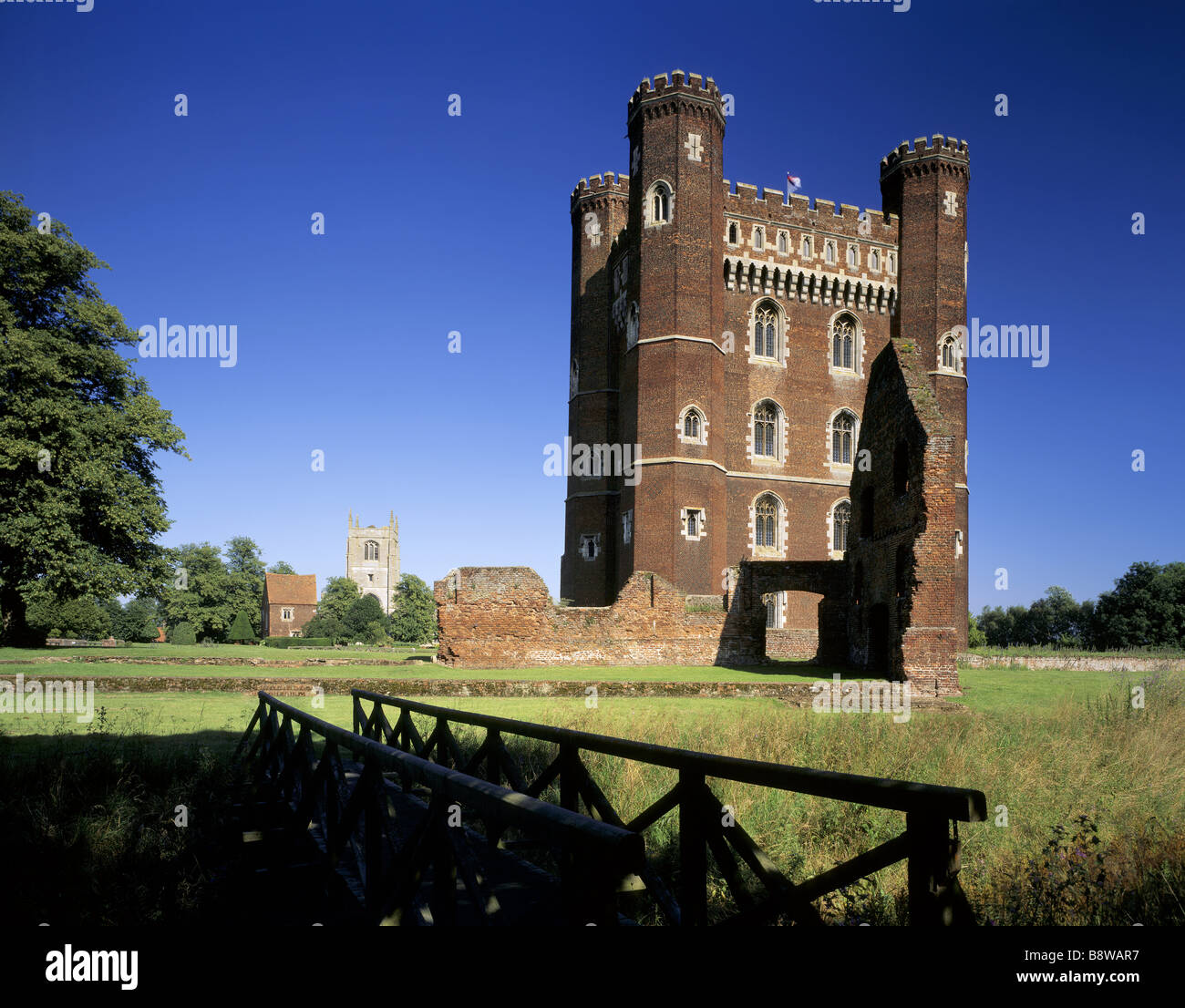Sturdy castle hi-res stock photography and images - Alamy