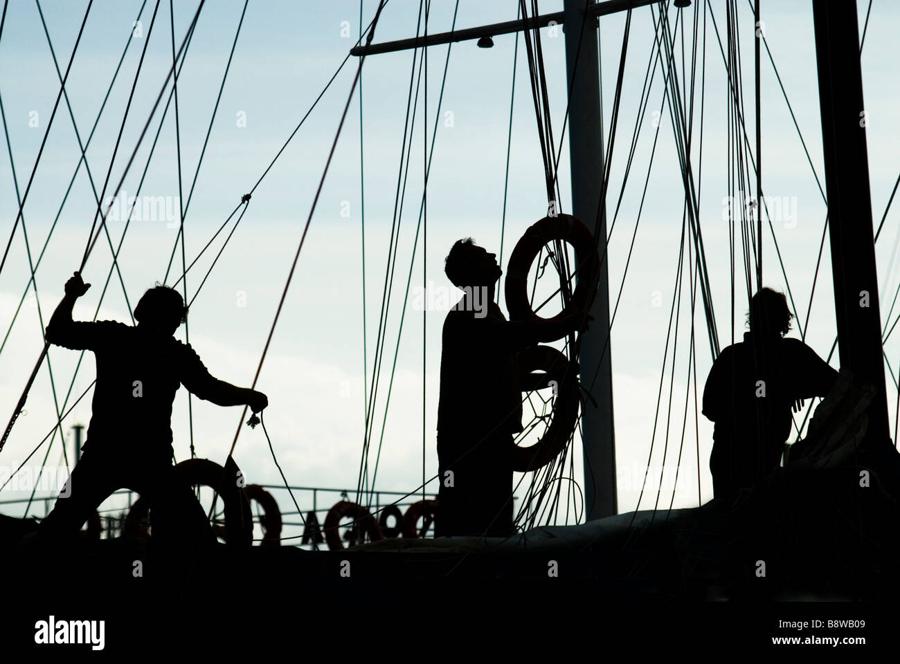 Sailors working hi-res stock photography and images - Alamy