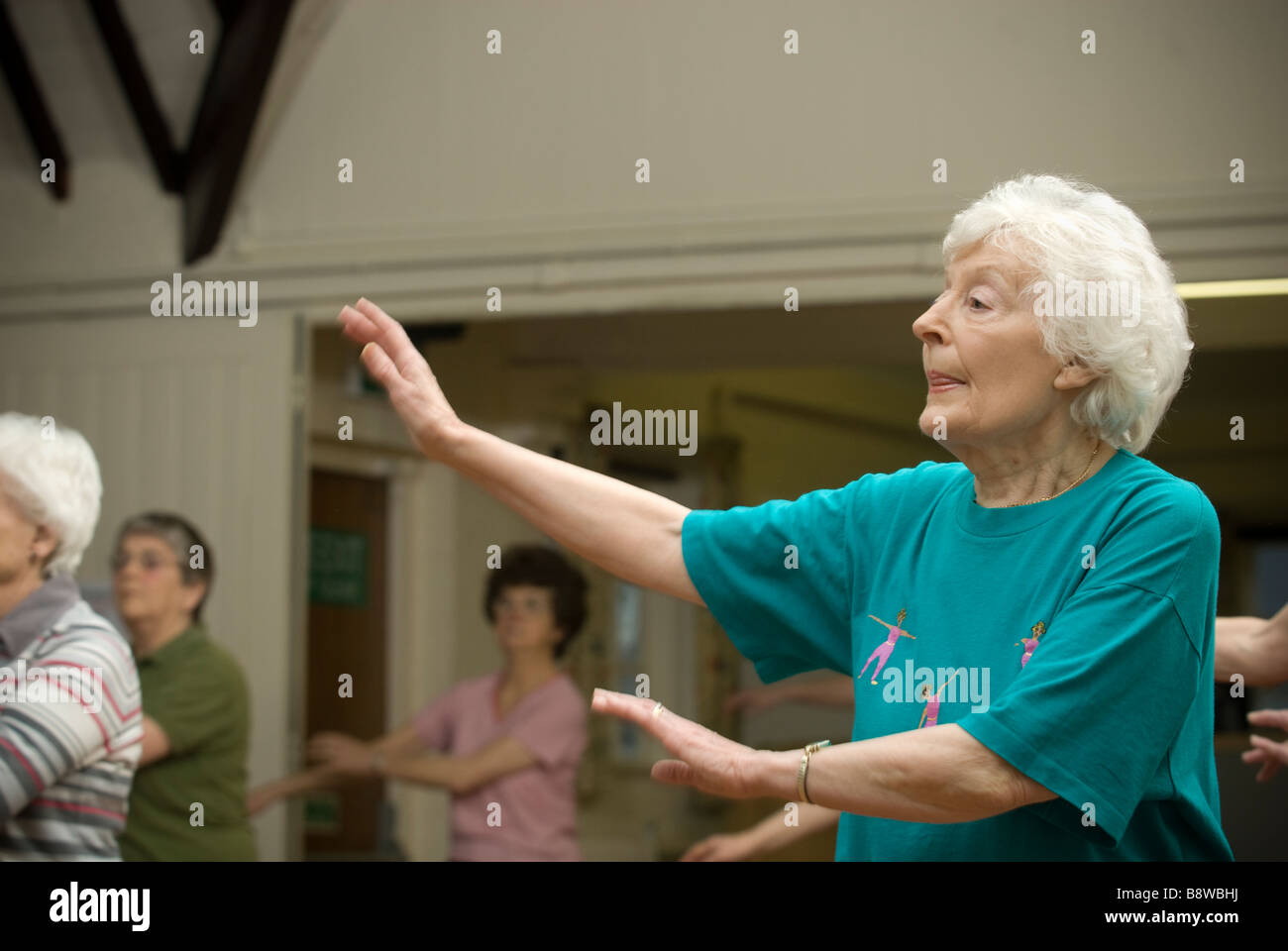 Keep fit class hi-res stock photography and images - Alamy