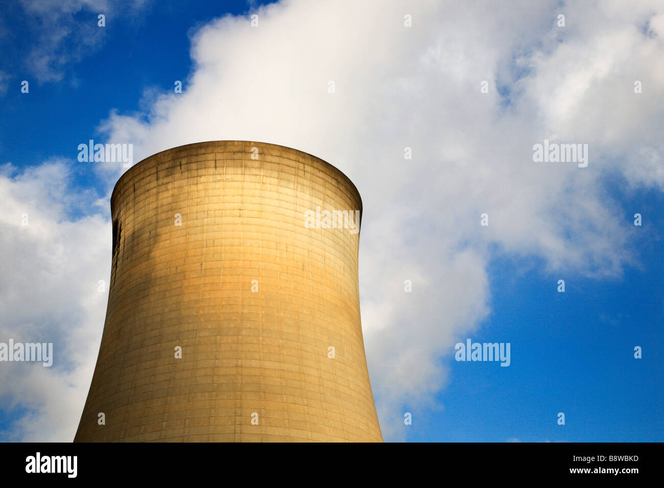 Cooling tower cloud steam hi-res stock photography and images - Alamy